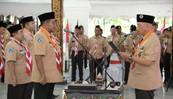 Arum Sabil Lantik Pengurus Kwarcab Sumenep, Dorong Pramuka Jadi Pelopor ...